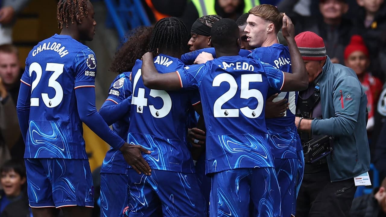 Buscando vaga na Champions, Chelsea vence Liverpool