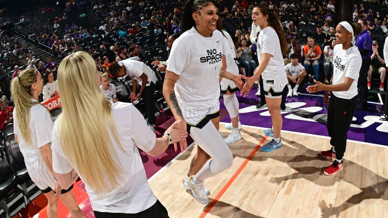 Kamilla Cardoso bate recorde em vitória do Chicago Sky na WNBA