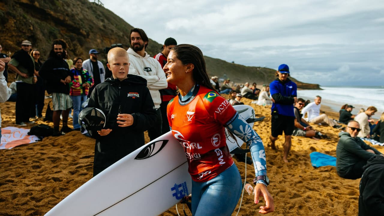 WSL: Luana Silva passa pelo corte e dedica triunfo a Tati Weston-Webb