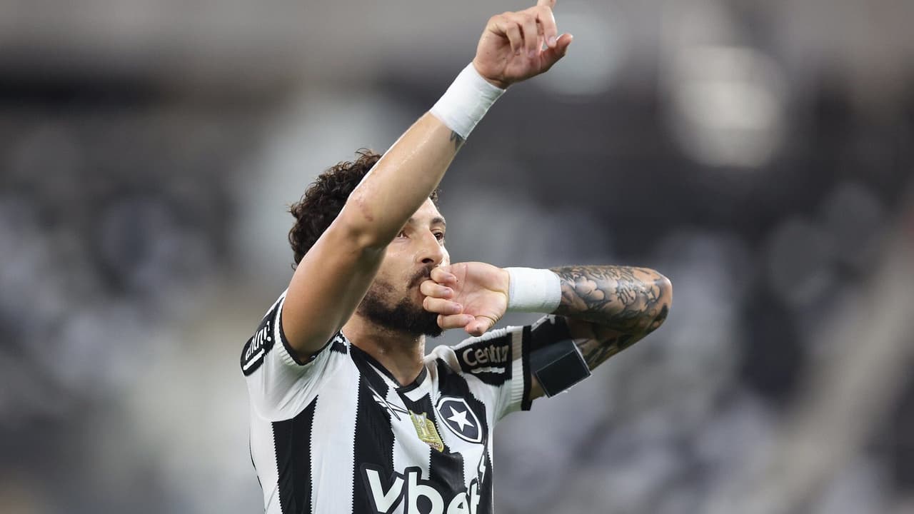 Alex Telles projeta dificuldade para o Botafogo no Mundial
