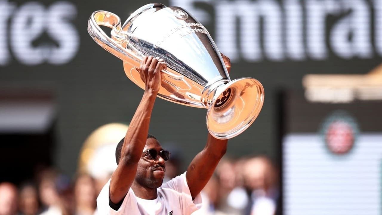 Dembélé 'invade' Roland Garros com a Champions; veja