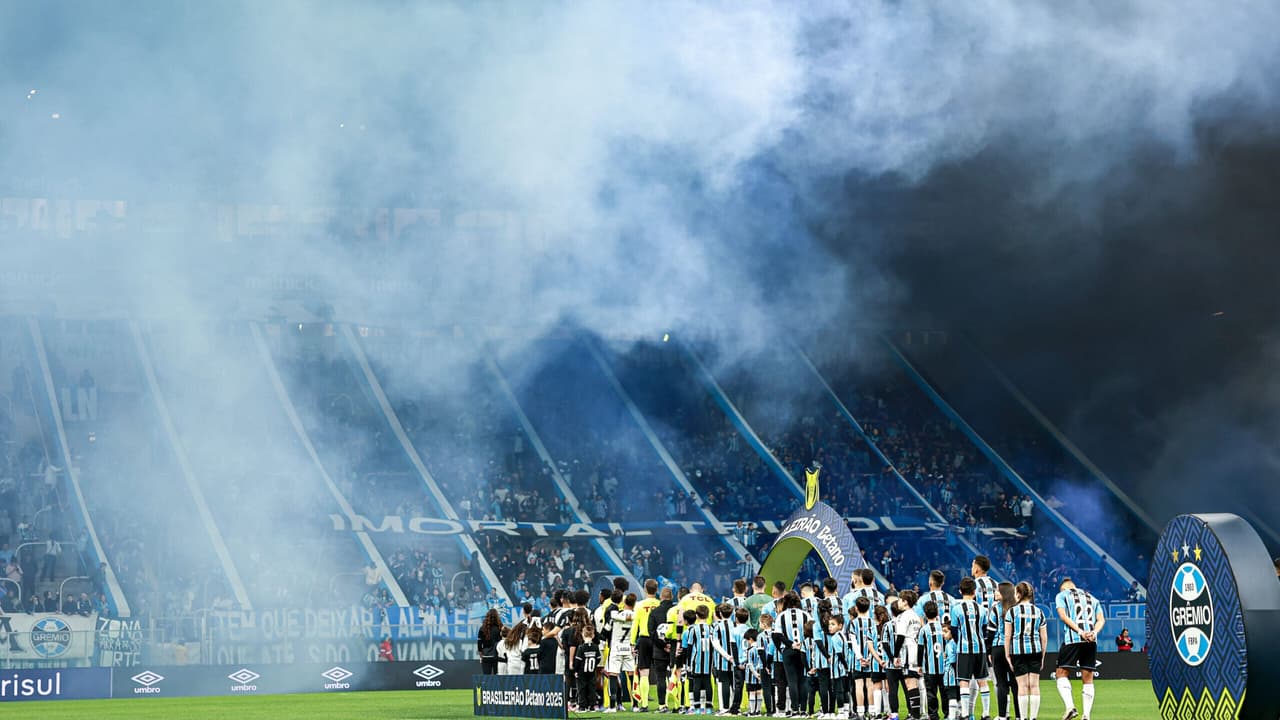 Grêmio notifica Arena após problemas no jogo contra o Corinthians