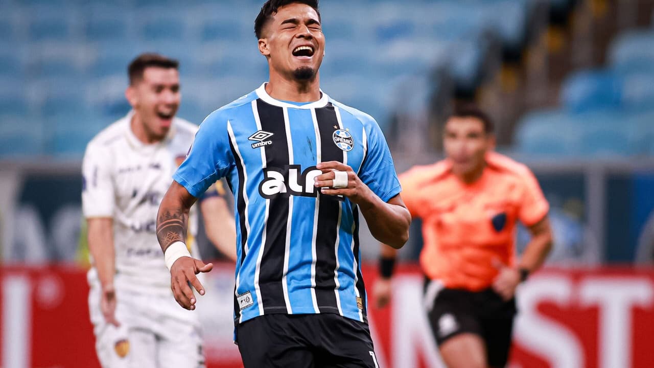 Direção do Grêmio se posiciona sobre Arezo