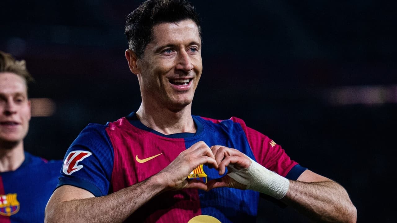Lewandowski completa três anos de Barcelona; confira a trajetória