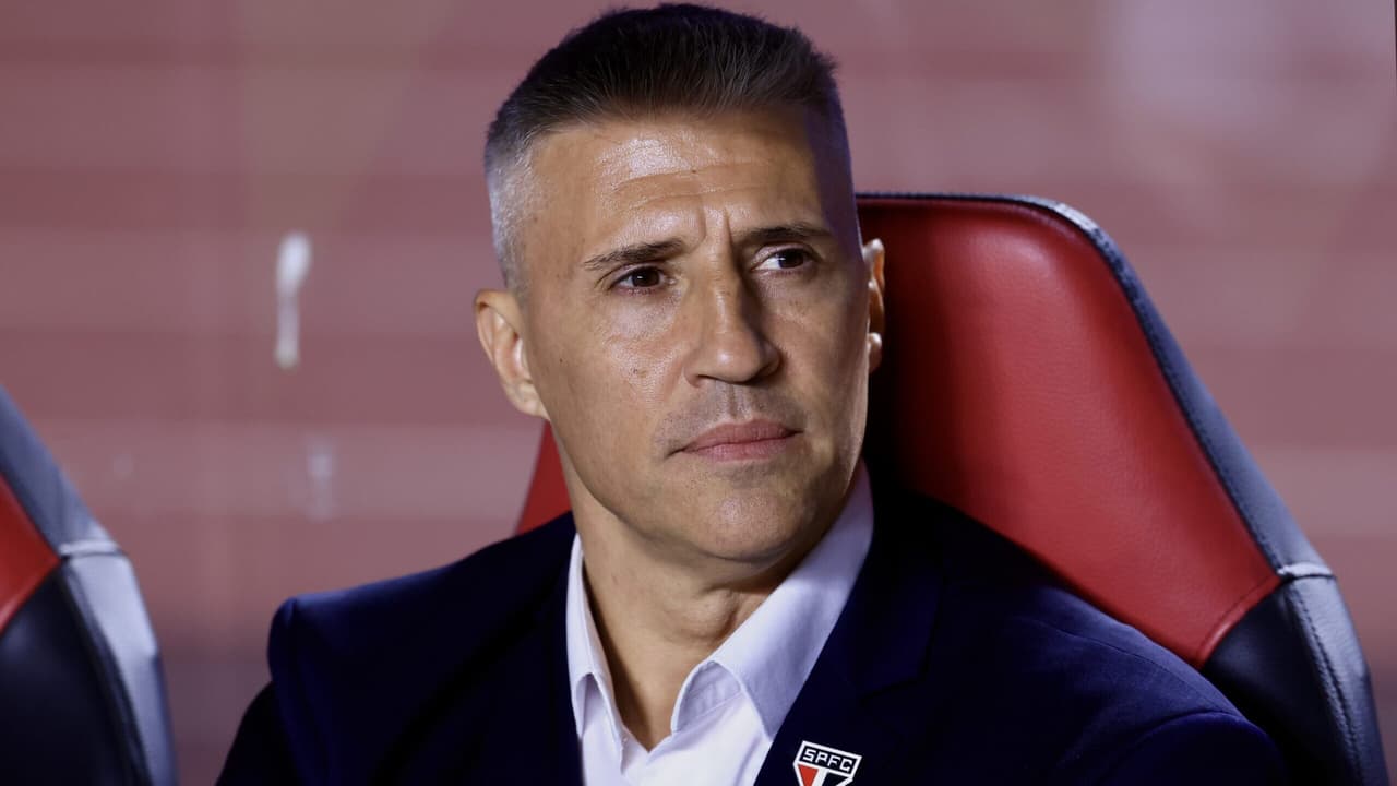 'Joga quem merece': como Crespo tem lidado com o uso da base do São Paulo