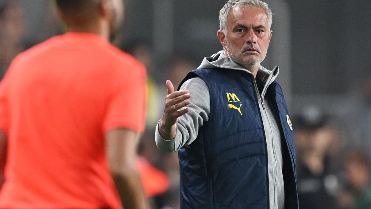 José Mourinho é demitido após eliminação da Champions
