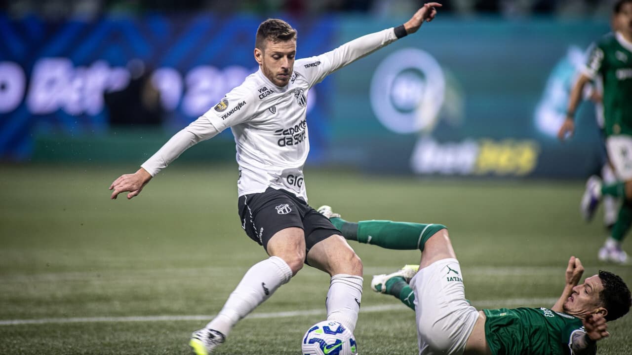 Aylon lamenta derrota do Ceará e comenta gol anulado contra o Palmeiras
