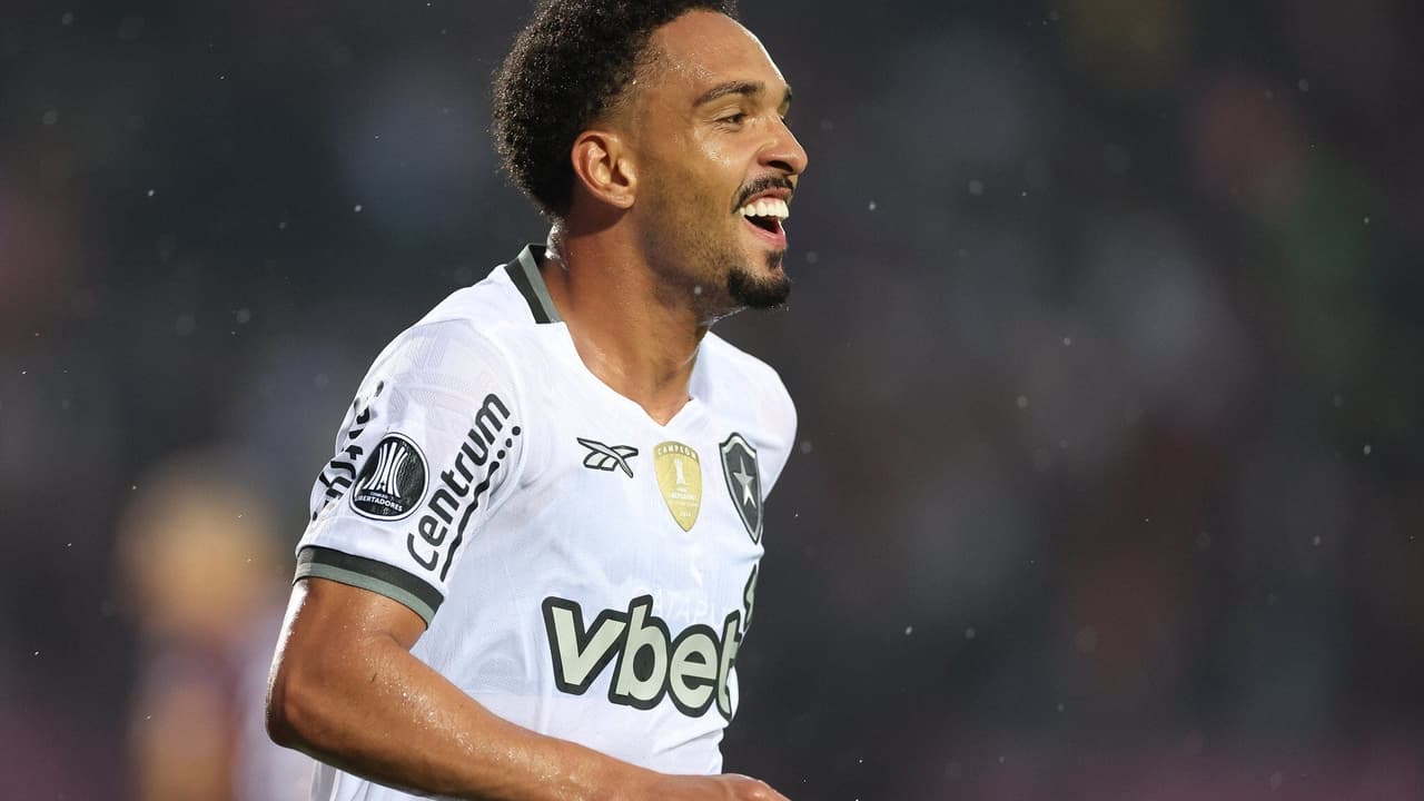 Vitinho, do Botafogo, é convocado para a Seleção Brasileira