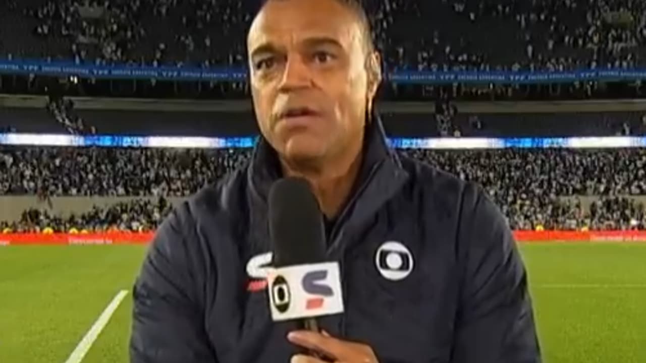 Denilson crava melhor treinador do Brasileirão: 'Chama muita atenção'