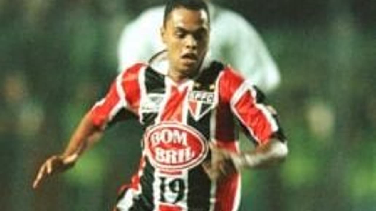 Cruzeiro 0 x 5 São Paulo no Brasileirão 1997; cinco gols de Dodô