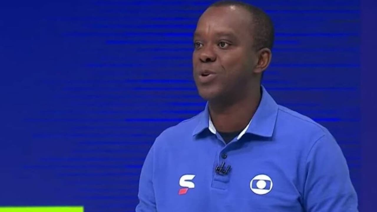 PC de Oliveira bate o martelo sobre suposto pênalti em Botafogo x Cruzeiro