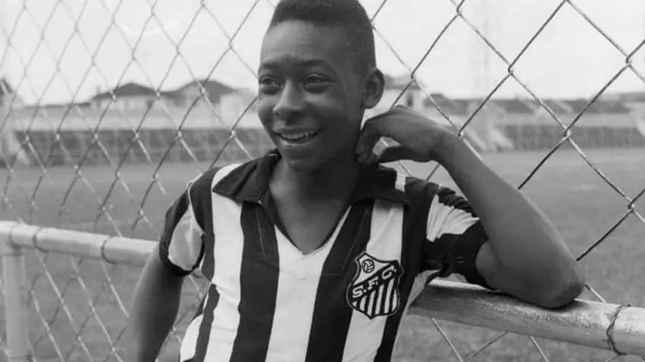 Pelé fez sua estreia e primeiro gol pelo Santos no dia 7 de setembro ...