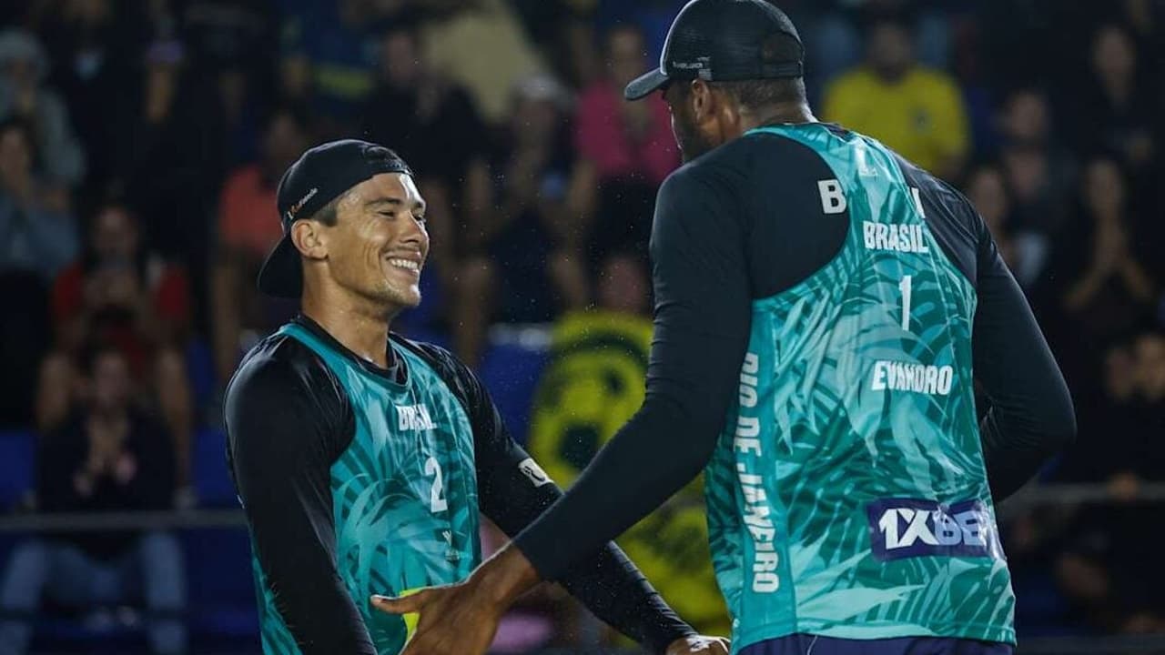 Evandro e Arthur estreiam com vitória no Elite 16 de Vôlei de Praia do Rio