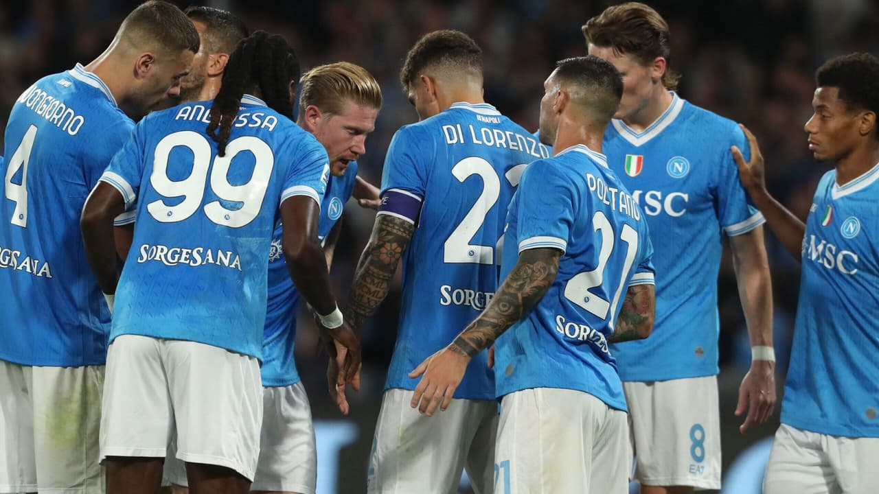 Napoli vence Inter e assume a liderança do Campeonato Italiano