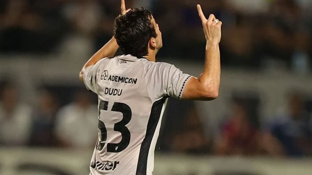 Após impasses, Athletico anuncia renovação de Dudu