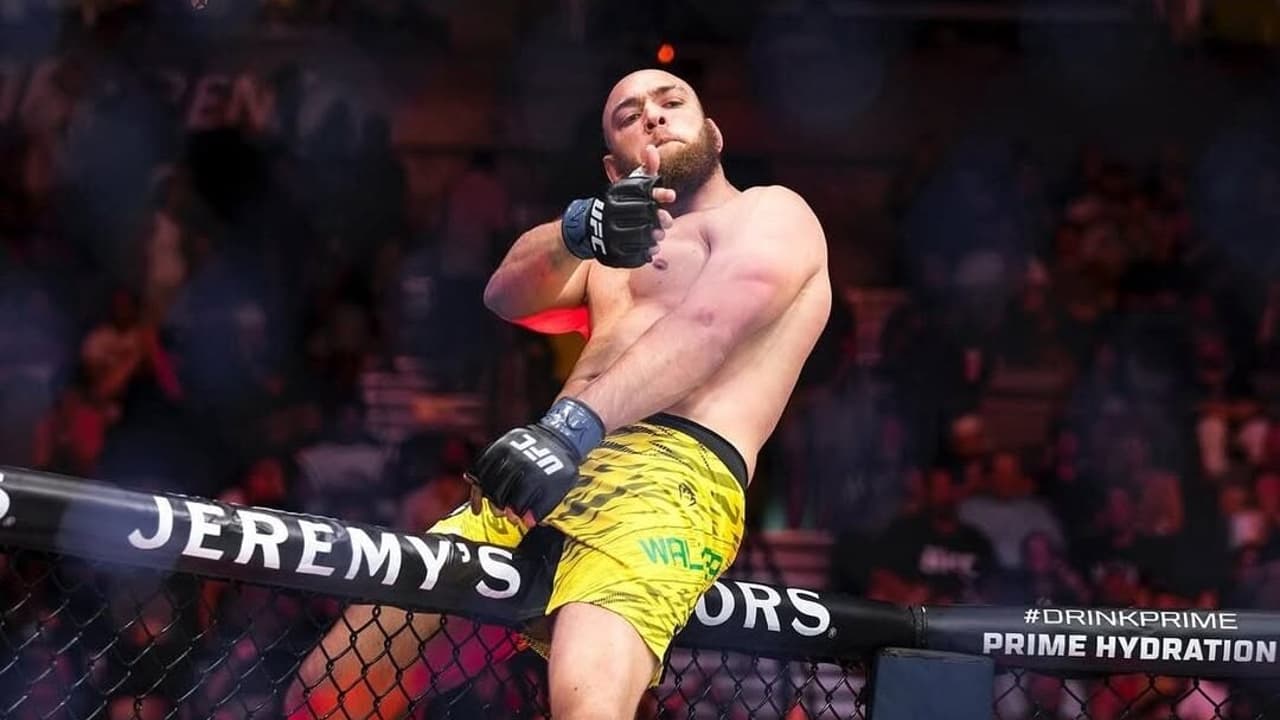 Valter Walker conquista 'quarto pé' em vitória no UFC 321; veja vídeo