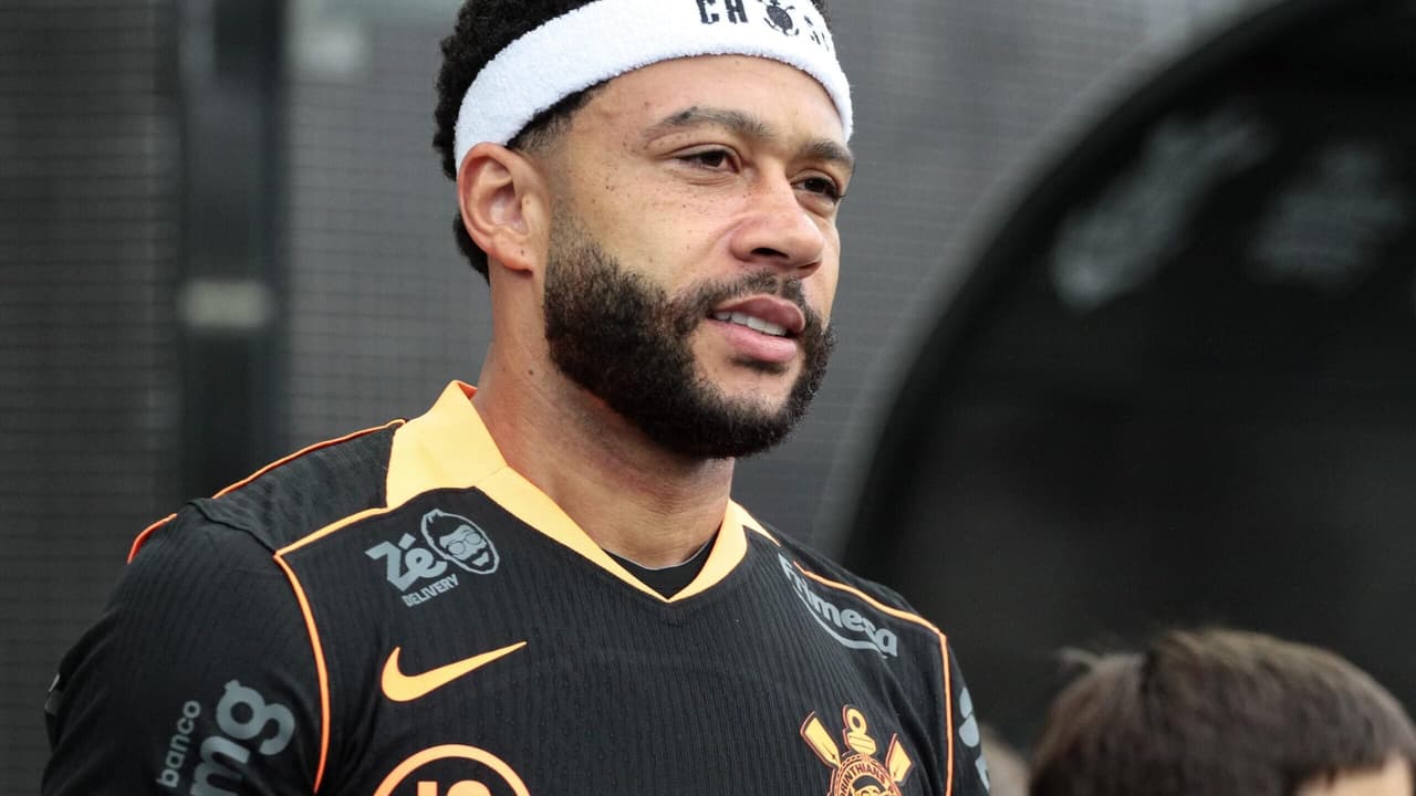 Memphis assume culpa e manda recado para torcida do Corinthians