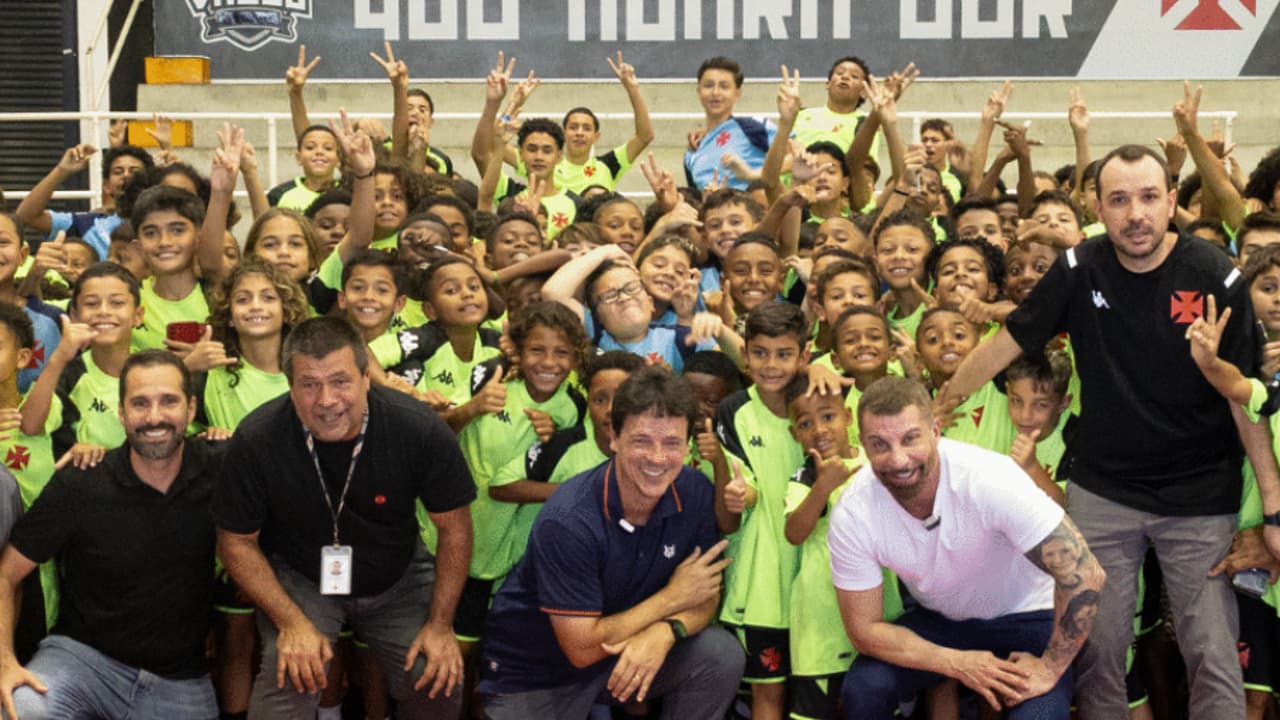 Fernando Diniz visita o Colégio Vasco da Gama e reforça integração ...