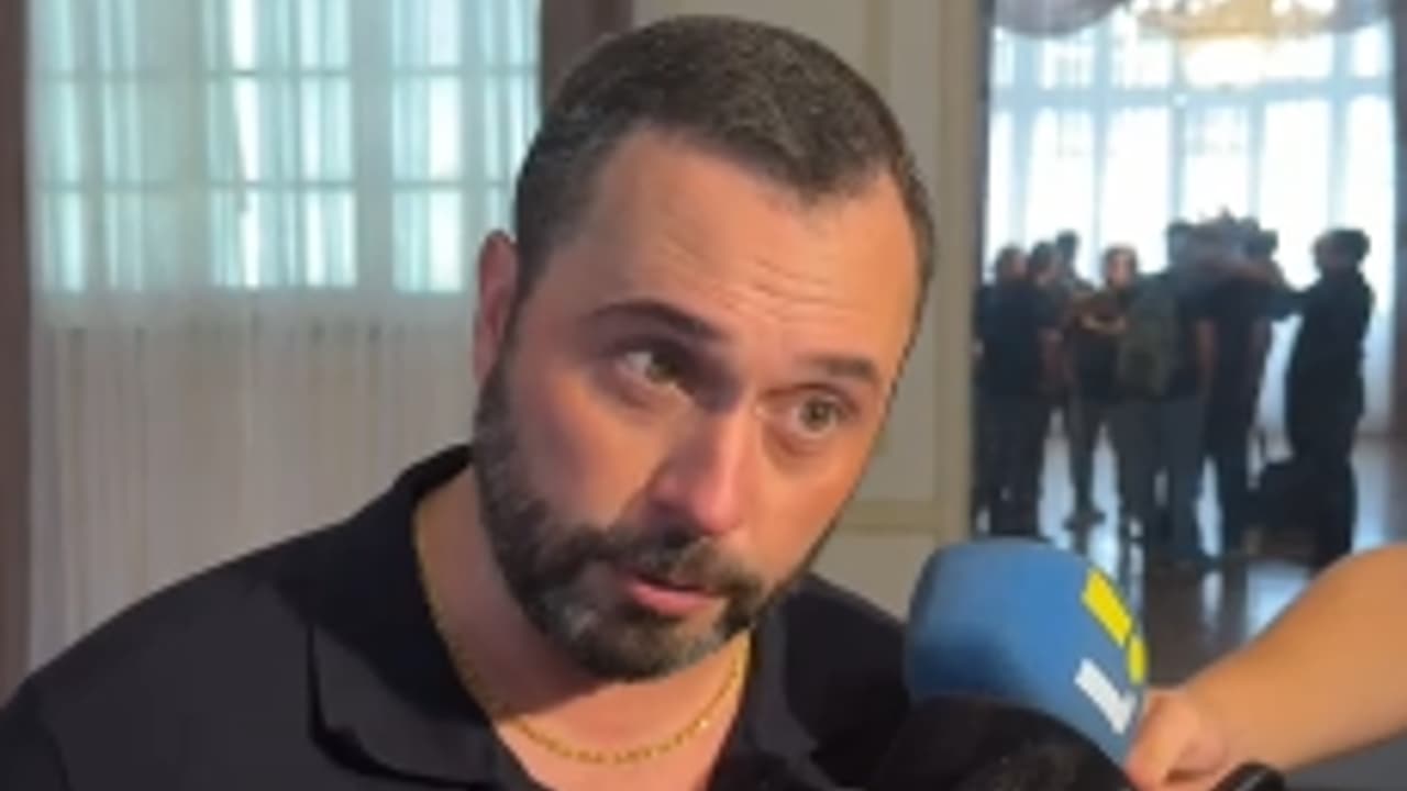 Presidente do Fluminense homenageia Celso Barros nas Laranjeiras: 'Um ...