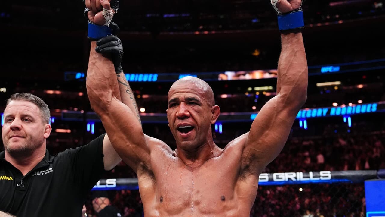 Em luta equilibrada, Gregory Rodrigues supera russo no UFC 322