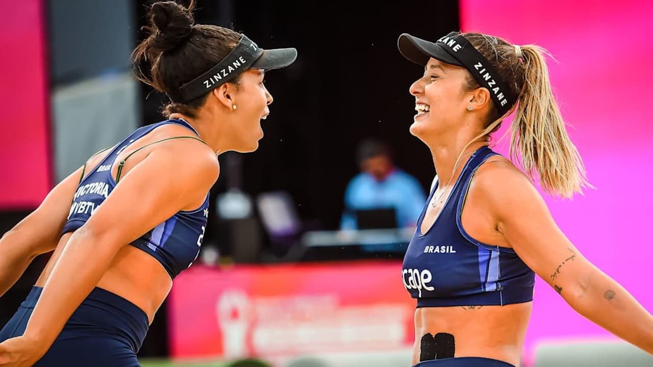 Veja lances de Thâmela/Victoria nas oitavas do Mundial de Vôlei de Praia