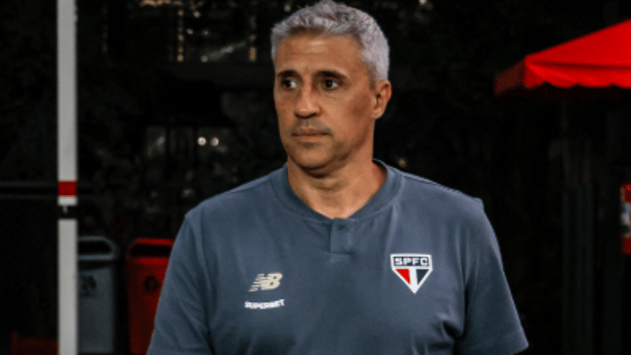 Crespo escala o São Paulo contra o Vitória na última rodada