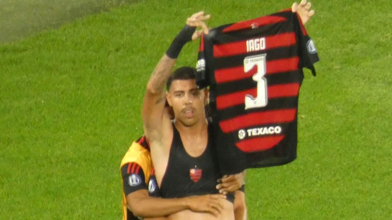 Desejado pelo Orlando City, zagueiro Iago pode deixar o Flamengo
