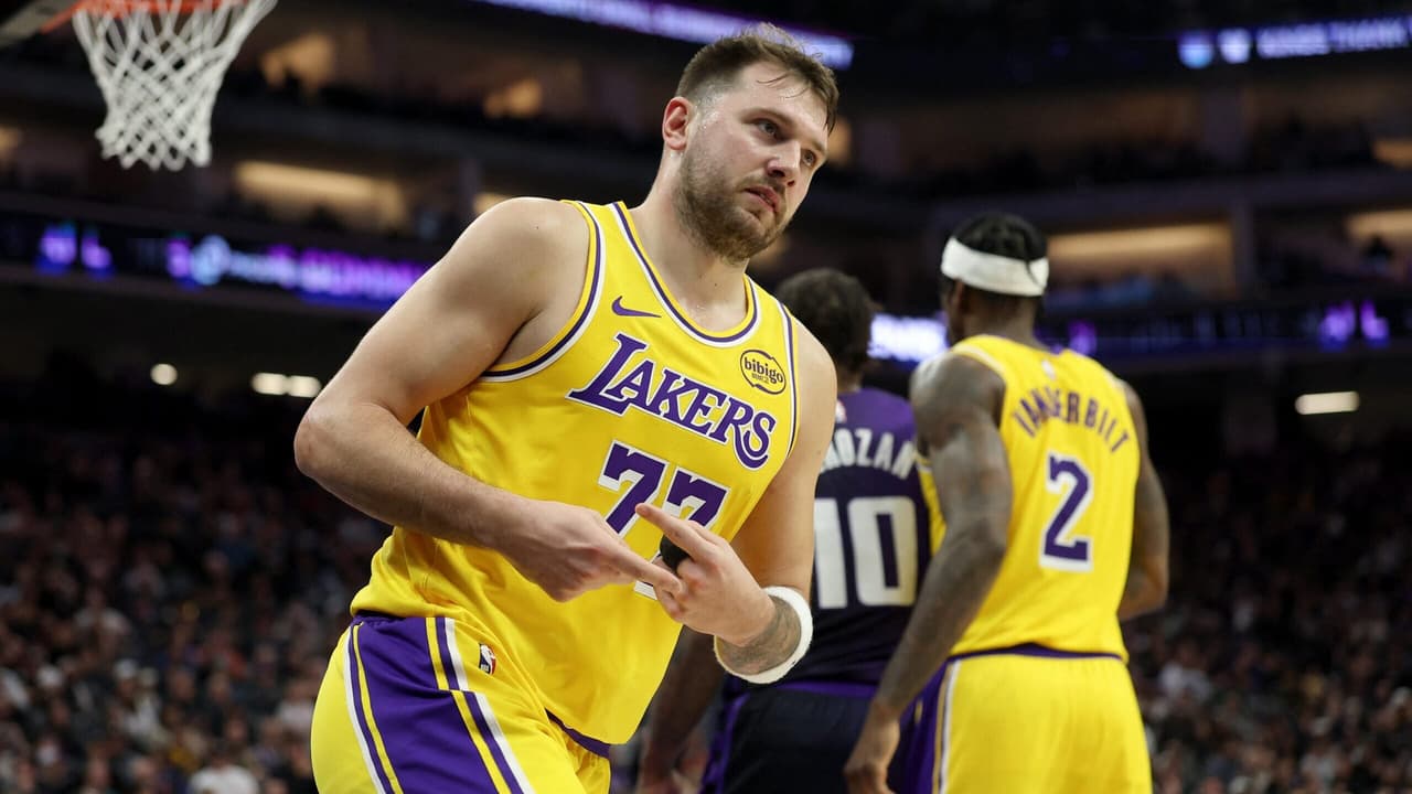Luka Doncic anota 42 pontos em nova derrota dos Lakers na NBA