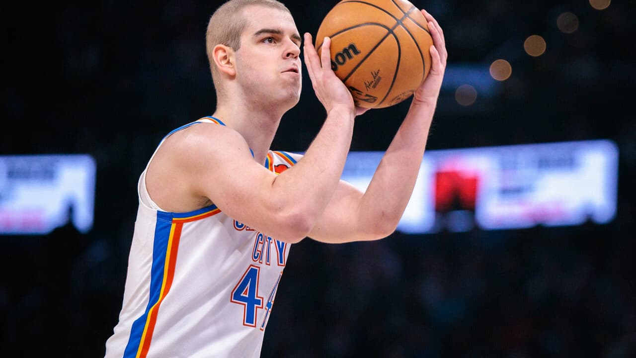 Sérvio estreia na NBA e marca primeiros pontos após superar câncer e lesão