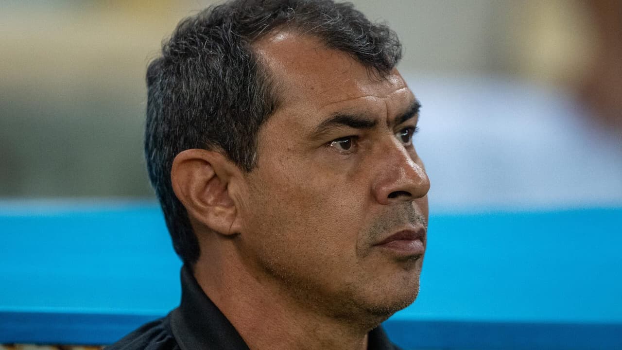 Ex-Corinthians, Santos e Vasco, Carille acerta com novo clube