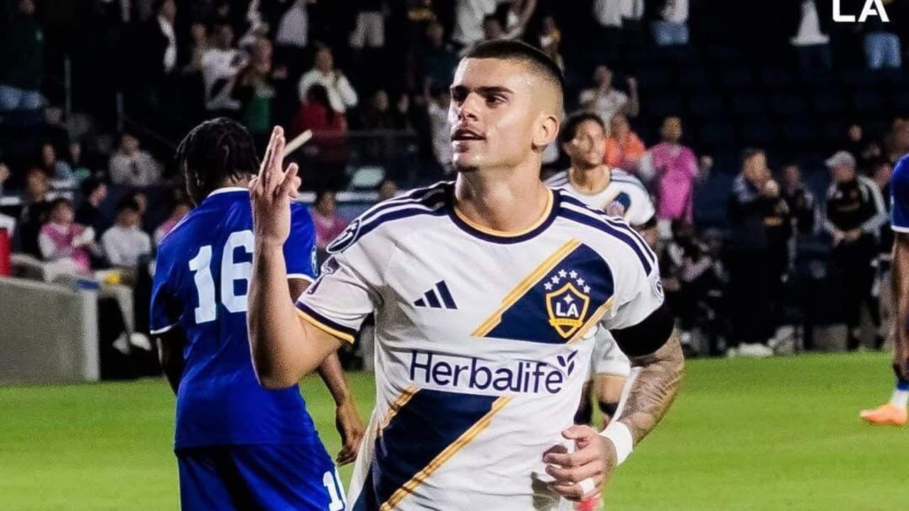 Gabriel Pec marca hat-trick e chega a 100 partipações em gols na carreira