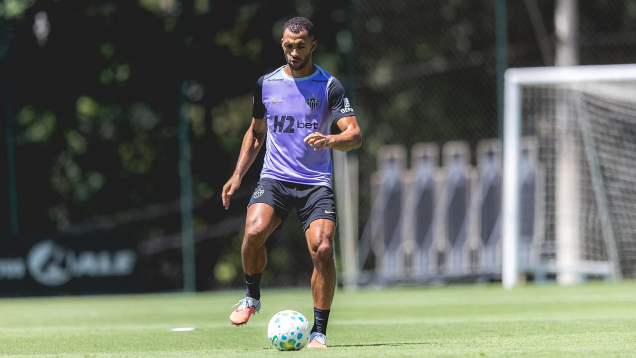 Liberado pelo DM: Domínguez ganha reforço para montar a defesa do ...