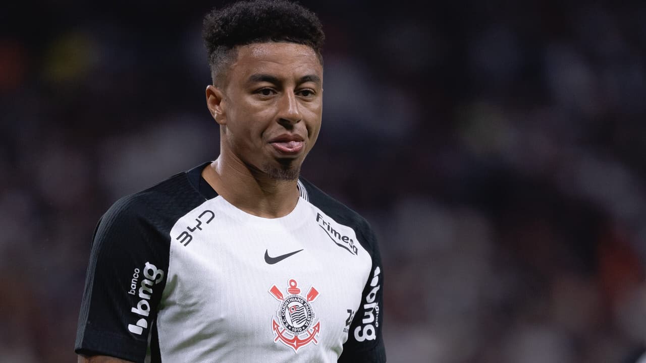 Lingard vira assunto após Vitória x Corinthians: 'Impressionante'