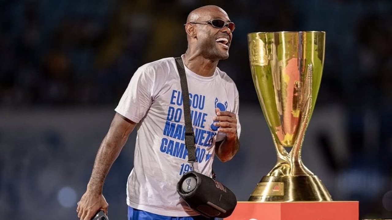 Vagner Love revela bastidores e defende convocação de atacante à Copa