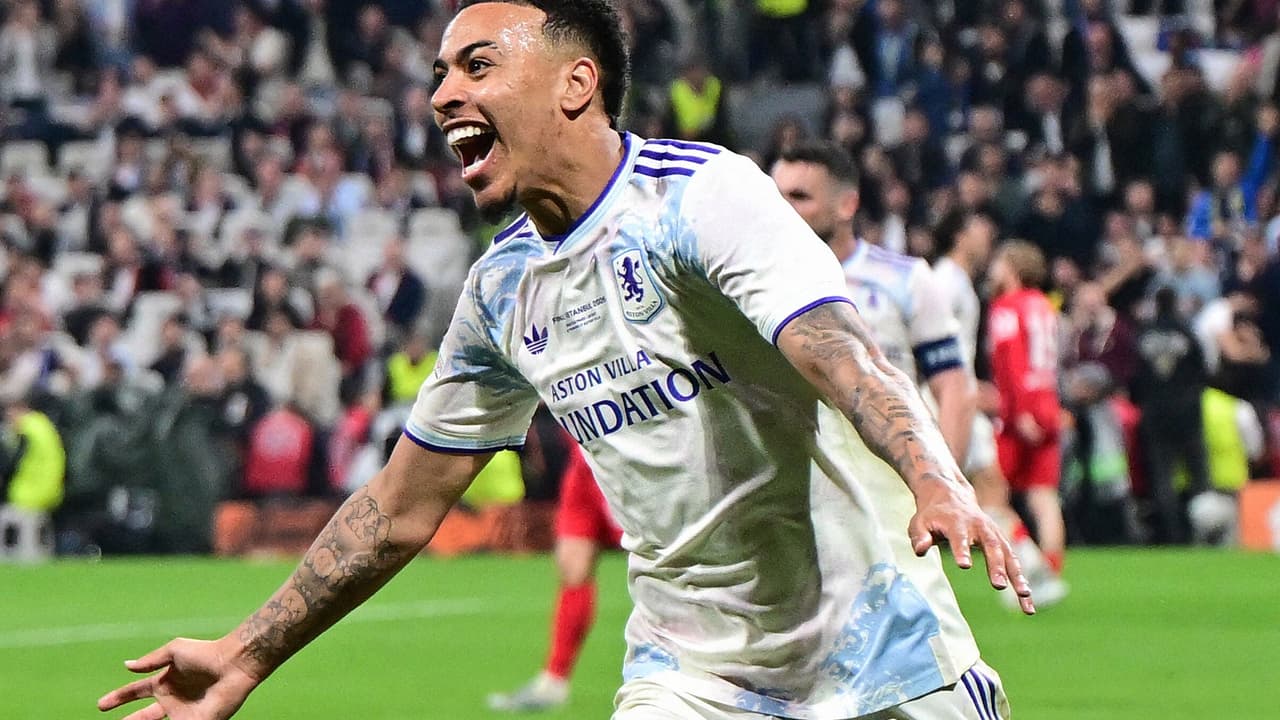 Aston Villa bate Freiburg e se torna campeão da Europa League