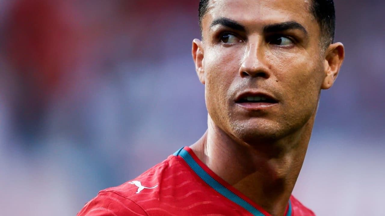 Jornal critica Cristiano Ronaldo antes da estreia de Portugal