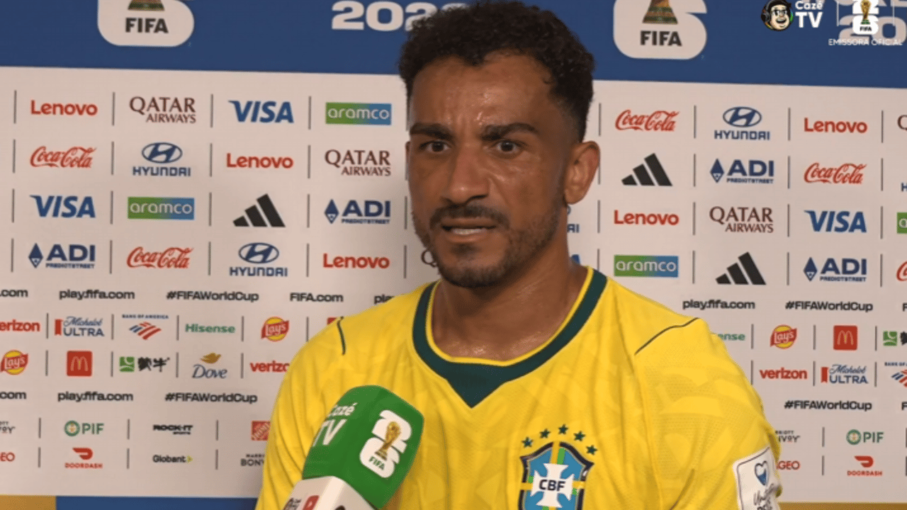 Danilo projeta próximo jogo da Seleção Brasileira e alerta para 'soberba'