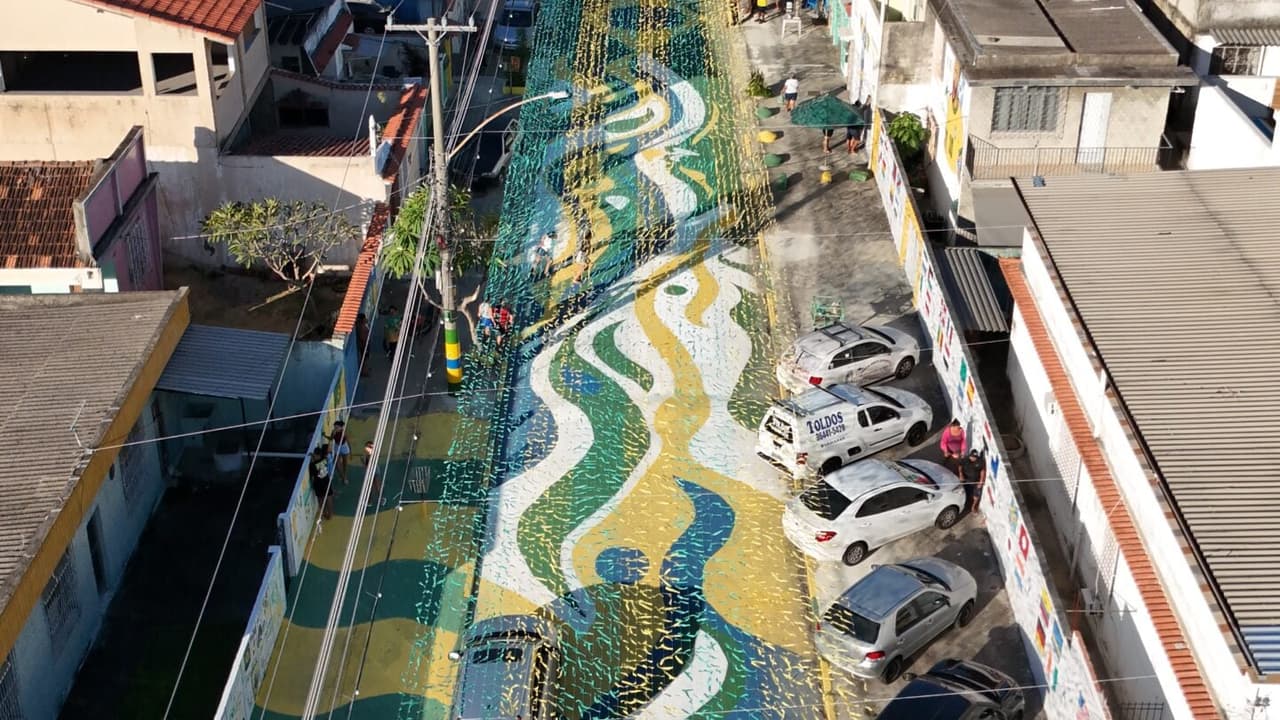 'Equipe Rua Taturana', no Rio, mantém tradição de pintar ruas para a ...