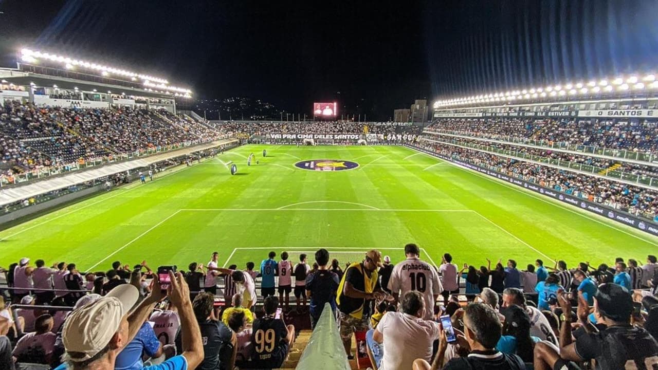 Santos inicia reforma do gramado da Vila Belmiro