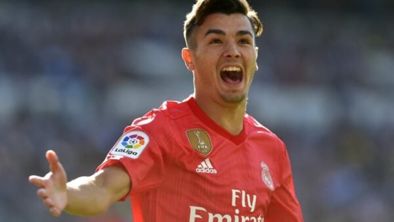 Ajax volta a usar escudo antigo após 34 anos; veja outros clubes que mudaram seus escudos nos ...