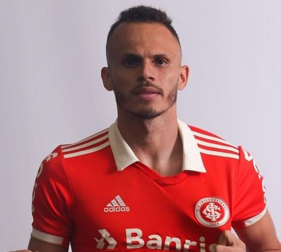 Renê fala sobre 'felicidade' em estreia no Internacional - Lance!