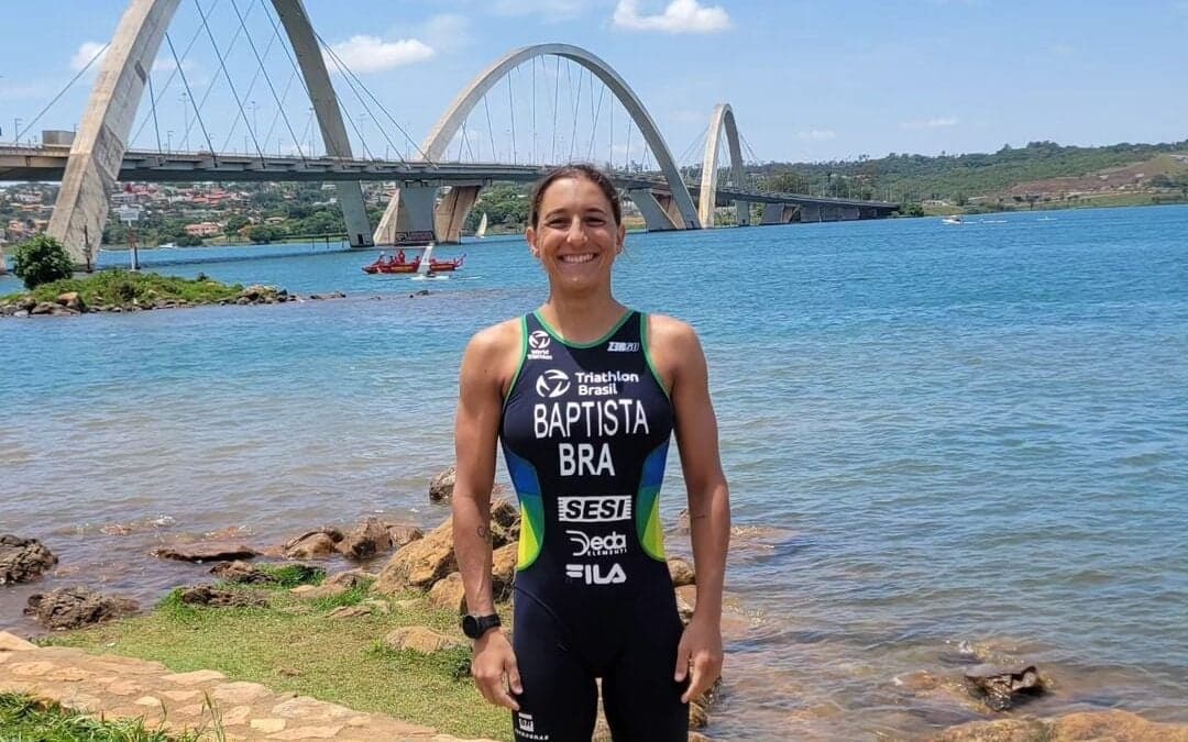 Luísa Baptista caminha pela primeira vez após acidente: 'Estou voltando!'