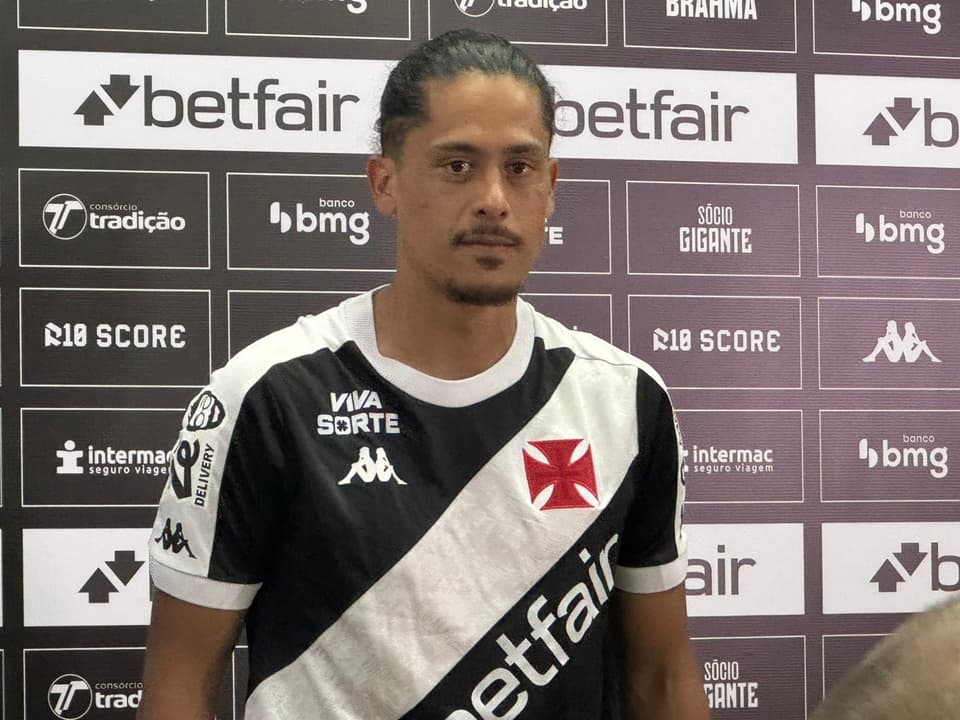 Com novidade na zaga, Vasco está escalado para enfrentar o Internacional