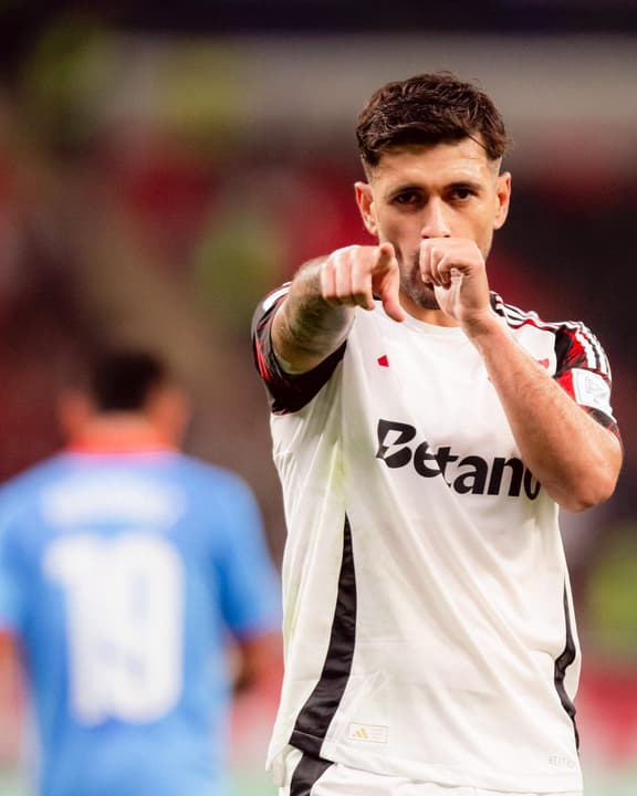 Flamengo x Cruz Azul: Adriano prevê gol de Arrascaeta ao vivo na CazéTV