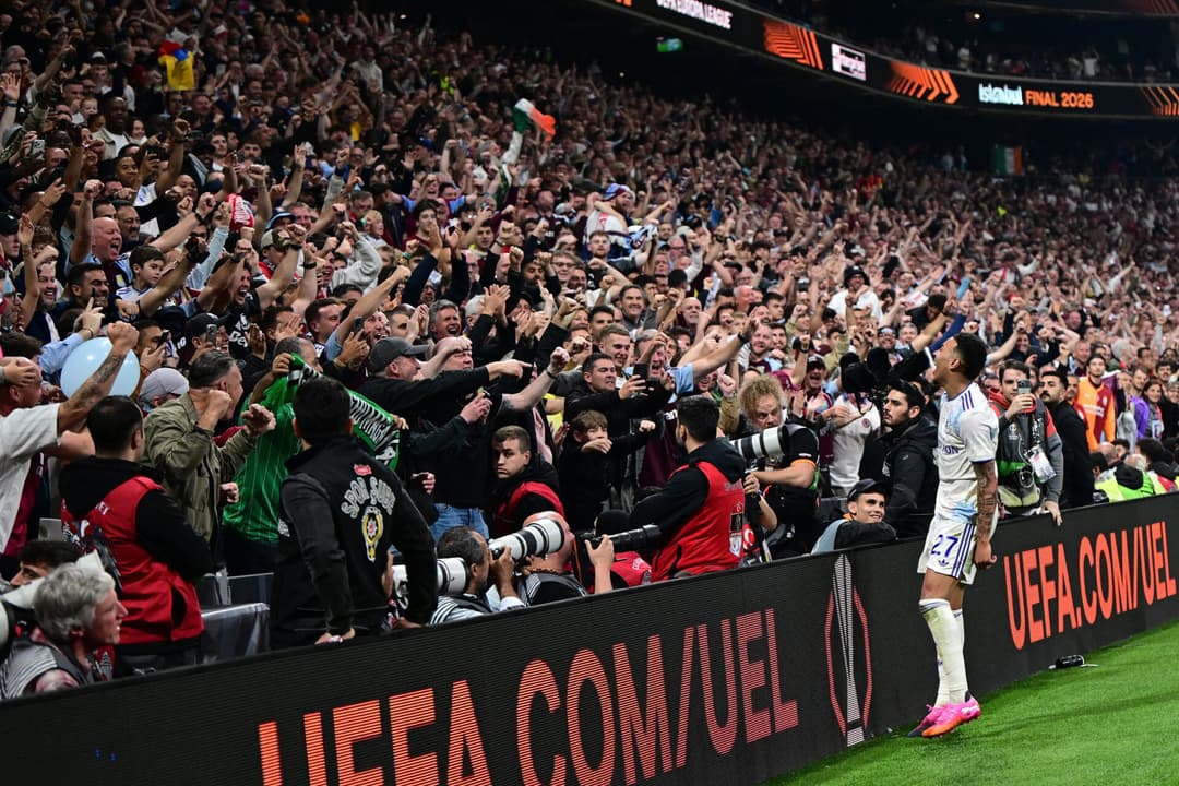 Aston Villa atropela Freiburg e se torna campeão da Europa League