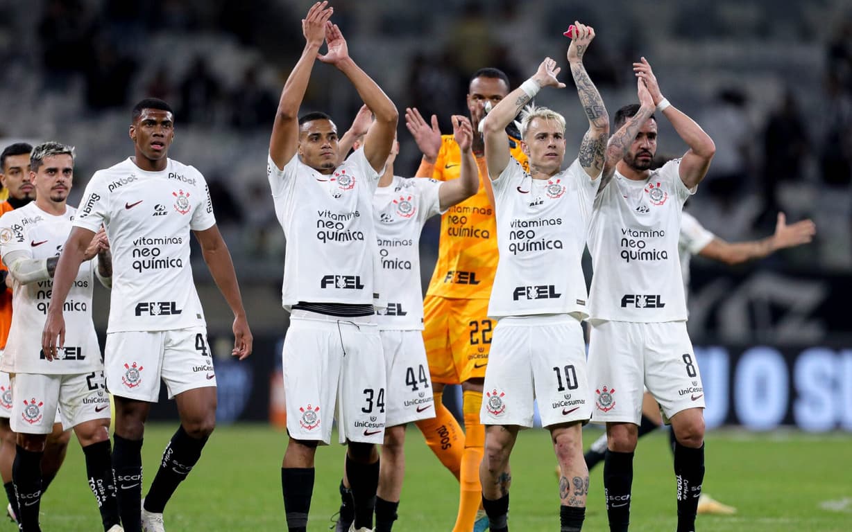 ANÁLISE: Luxemburgo é corajoso e melhora o Corinthians - Lance!
