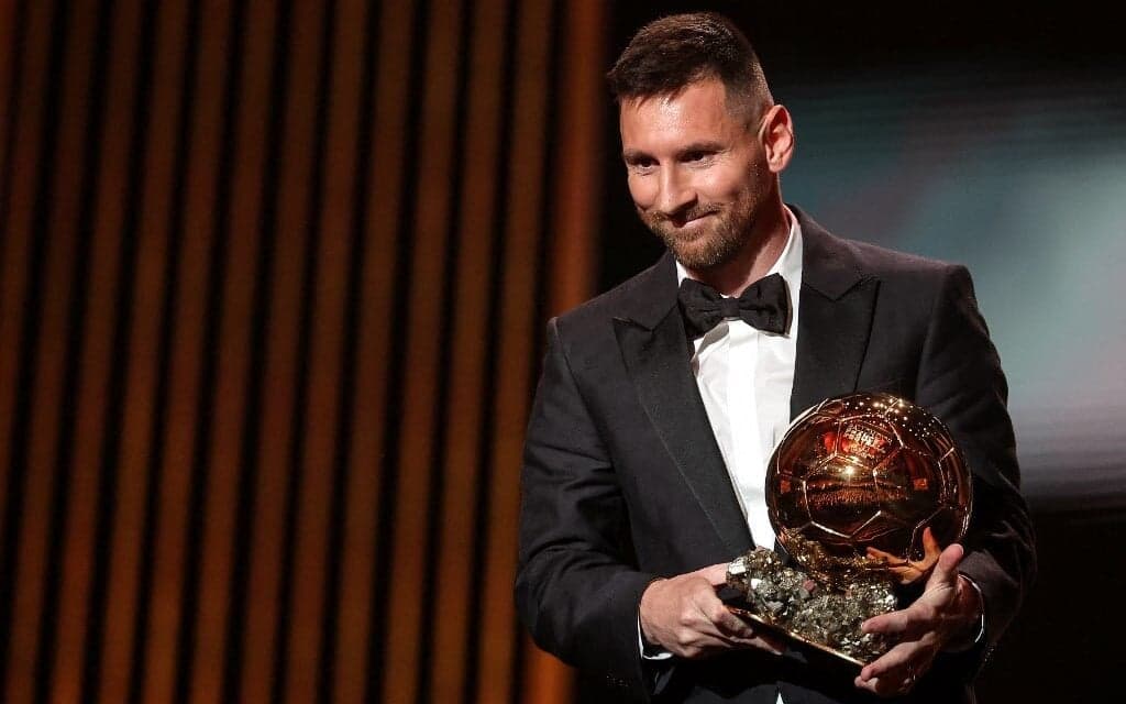 Messi conquista a Bola de Ouro pela oitava vez na carreira; Vini Jr ...