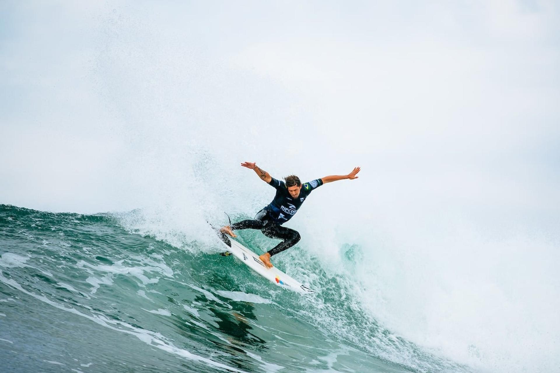 Quem é João Chianca, surfista que sofreu acidente no Havaí - Lance!