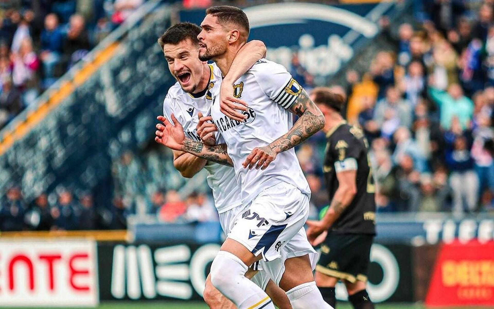 Riccieli comemora gol e nova vitória do Famalicão no Campeonato ...