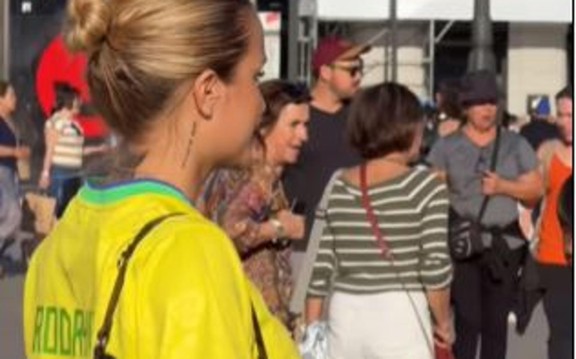 Novo affair de Rodrygo passeia por Madri usando camisa da Seleção com ...